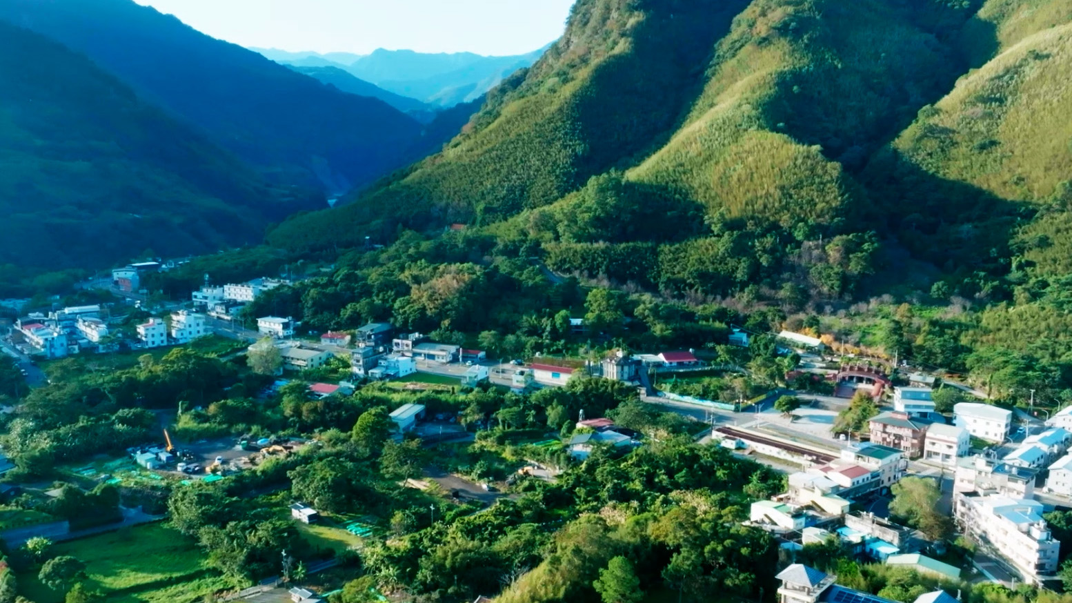 DFI High Performance Fanless Panel PC Transforms Public Bus Services ...